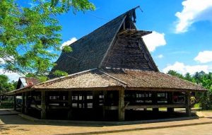 Rumah Adat Maluku [100% Lengkap] Gambar Dan Penjelasan